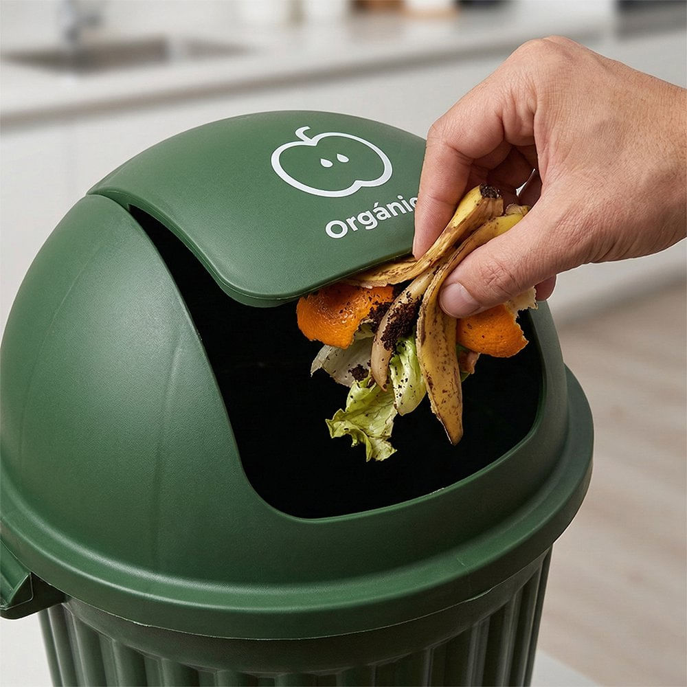Bote Swing para Reciclaje Orgánico Verde Ciprés 80 L - Empresas Cemaco