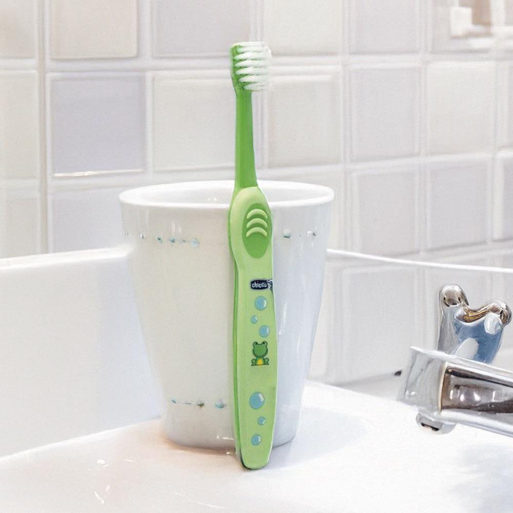 Cepillo de Dientes Chicco Verde - Empresas Cemaco